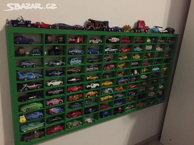 Polička na autíčka 100ks nový - Český Těšín - Bazar - Sbazar.cz