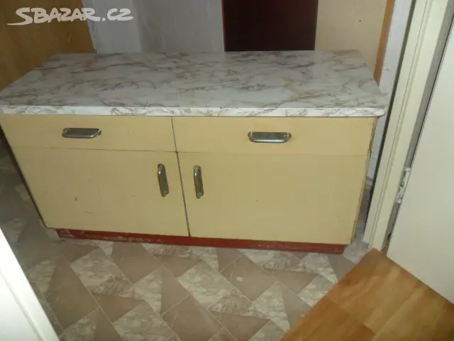 retro botník,staré postele, čelo, postel,židle. - Praha - Bazar - Sbazar.cz