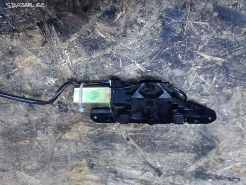 BMW e39 elektrický zámek víka kufru - Litoměřice - Bazar - Sbazar.cz