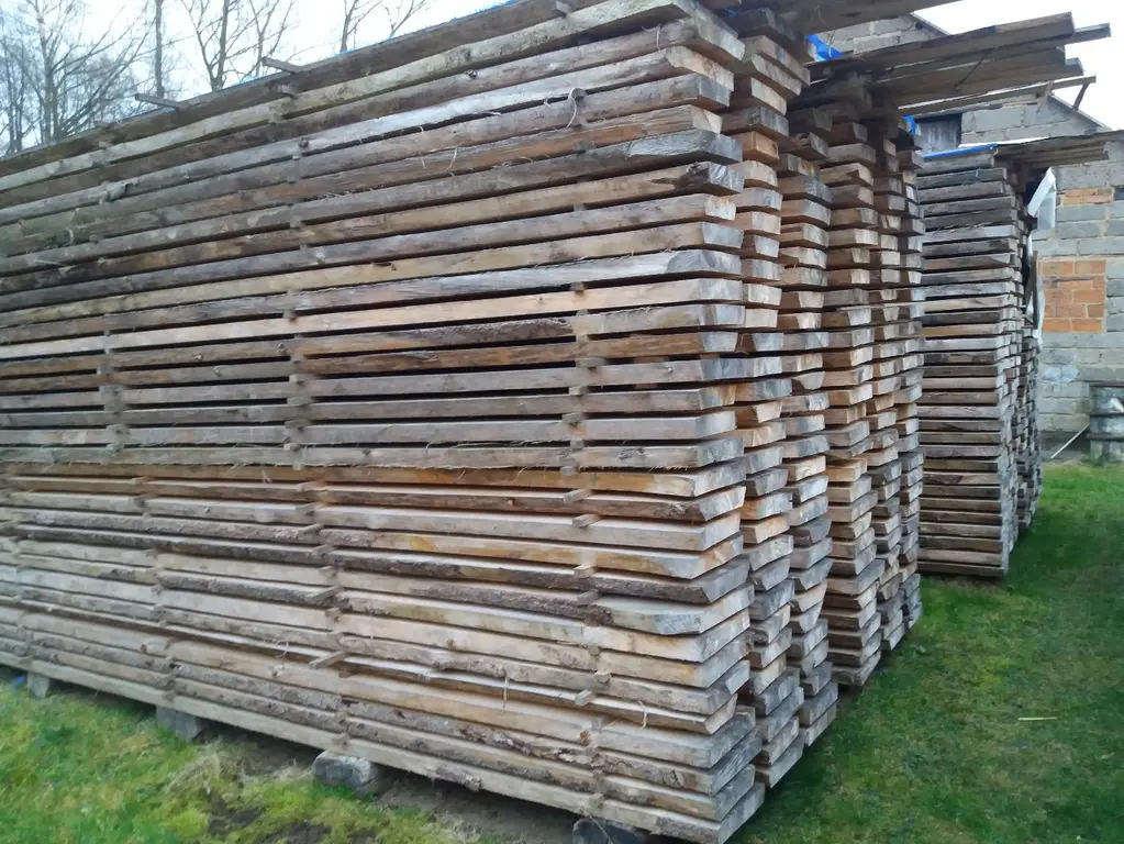 Dubova kulatina modrin fosny tramy prkna podlážky - Měcholupy - Bazar ...