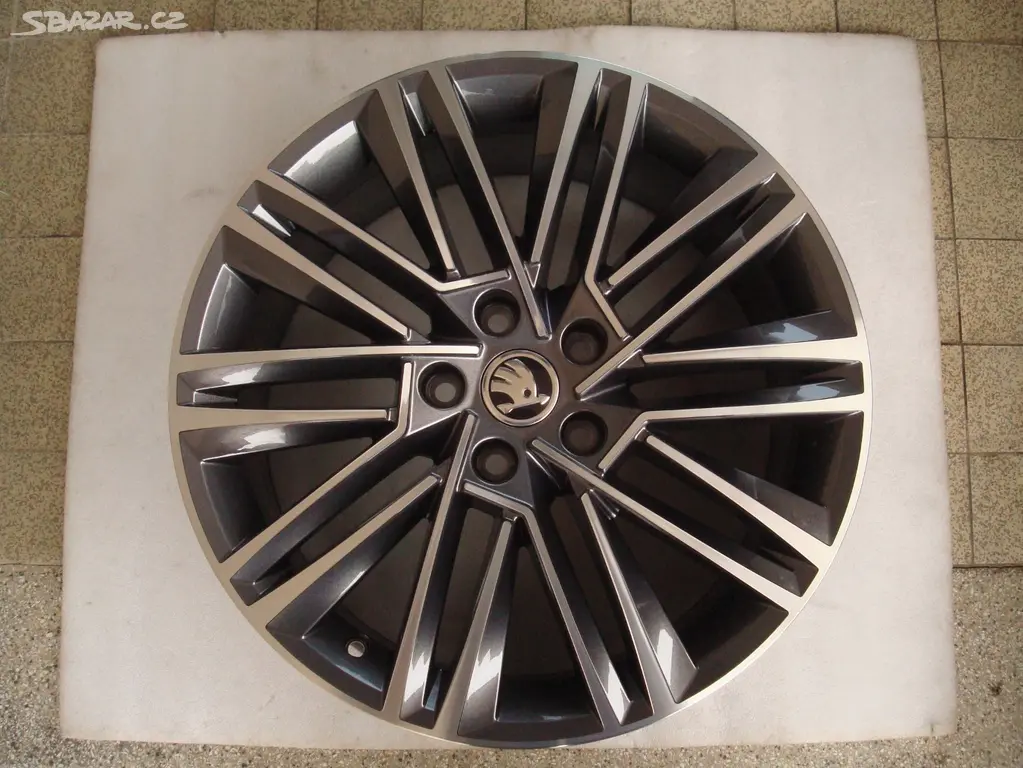 Alu kolo LUXON 18" ŠKODA OCTAVIA IV Originál !!!!! - Dobruška, Chábory ...
