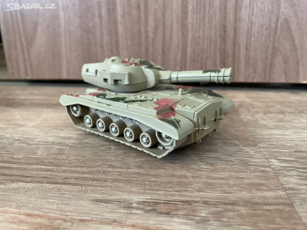 Plastový tank 11cm - Praha 9 - Bazar - Sbazar.cz