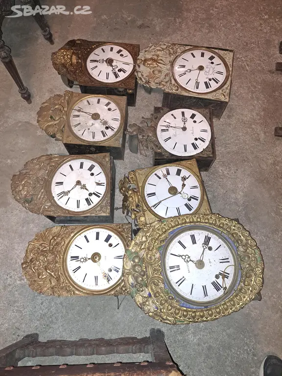 Různé druhy star. hodinových strojů..cena kus - Třebechovice pod Orebem - Bazar - Sbazar.cz