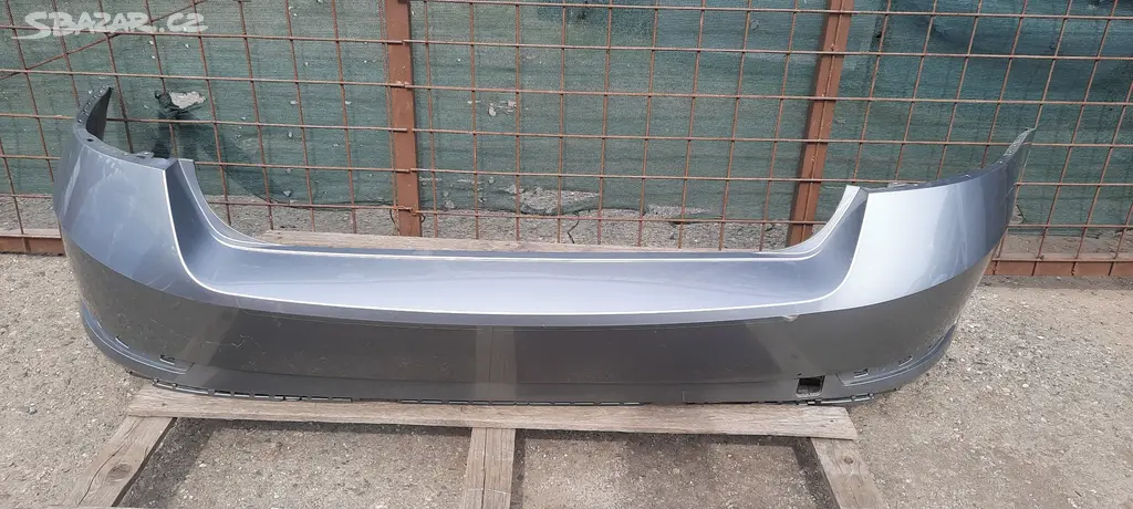 ZADNÍ NÁRAZNÍK ŠKODA SUPERB 3 SEDAN 3V5807421 - Kolín - Bazar - Sbazar.cz