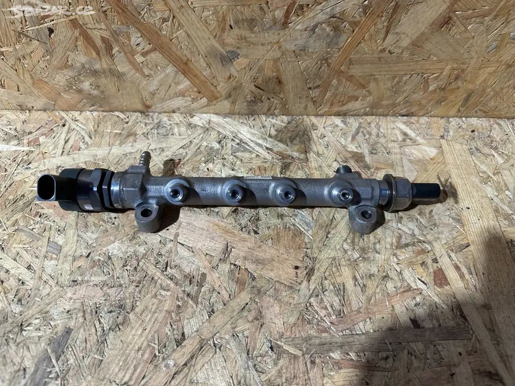 Vstřikovací lišta, 04L 130 089 D, Škoda VW Seat - Pelhřimov - Bazar ...