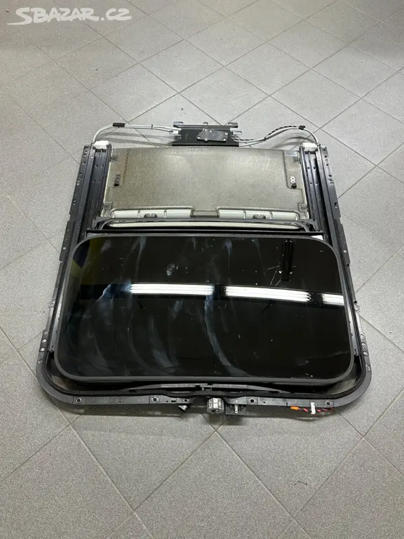 audi a8, audi s8 4h lift stresni okno - Praha-západ - Bazar - Sbazar.cz