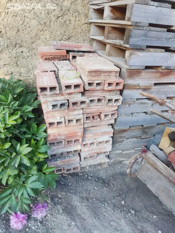 Cihly duté (příčkové) - Velvary - Bazar - Sbazar.cz
