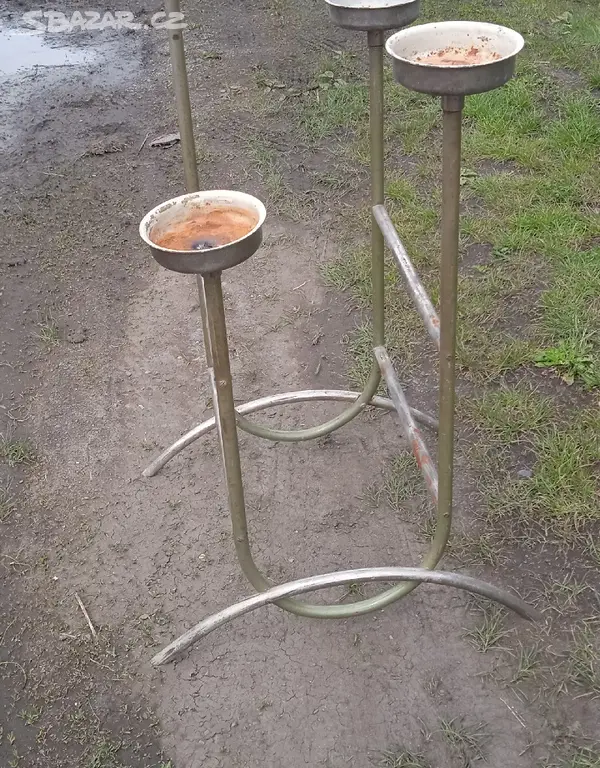 Starozitny kvetinovy stojan - Praha - Bazar - Sbazar.cz