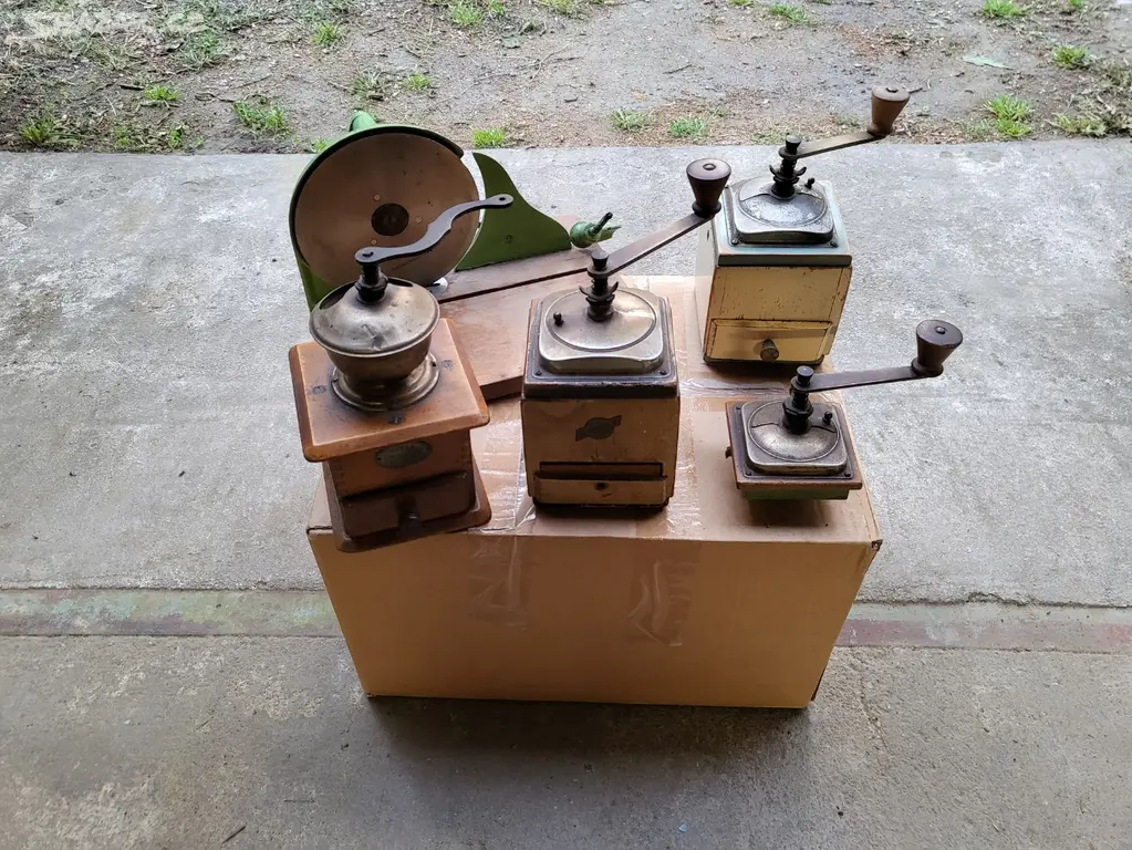 Mlýnky - Kráječ na chleba... - Česká Lípa - Bazar - Sbazar.cz