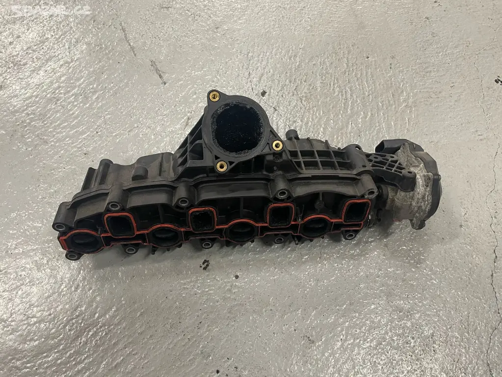 Sání motoru 03L129711AG škoda vw audi - Praha 9 - Bazar - Sbazar.cz