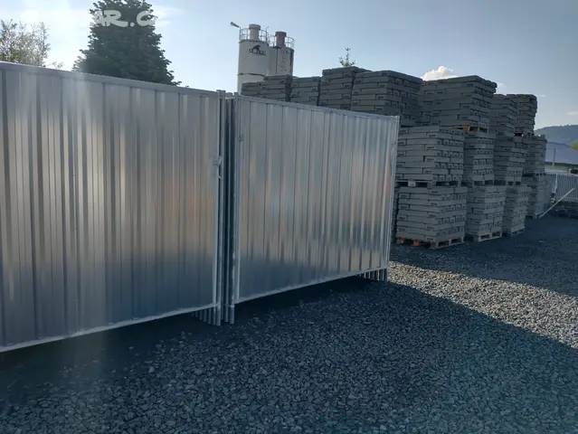 PLNĚ MOBILNÍ STAVEBNÍ OPLOCENÍ - Plechový Dilec !! - Brno - Bazar ...