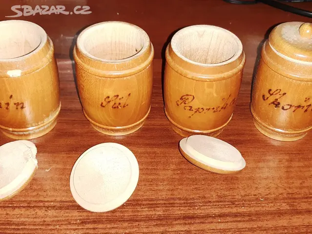 Retro kuchyně prkénka, odměrky, hrnečky 1b1b1b - Hradec Králové - Bazar ...