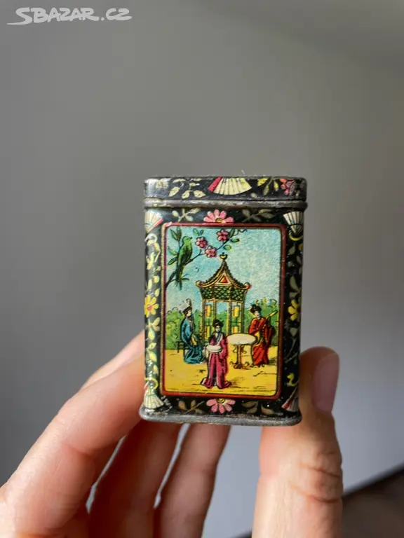 Starožitná mini plechová doza Čína - Pardubice - Bazar - Sbazar.cz