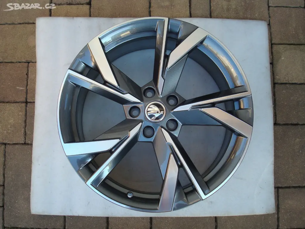 Alu kolo DRACONIS 19" ŠKODA OCTAVIA IV Originál ! - Dobruška, Chábory ...
