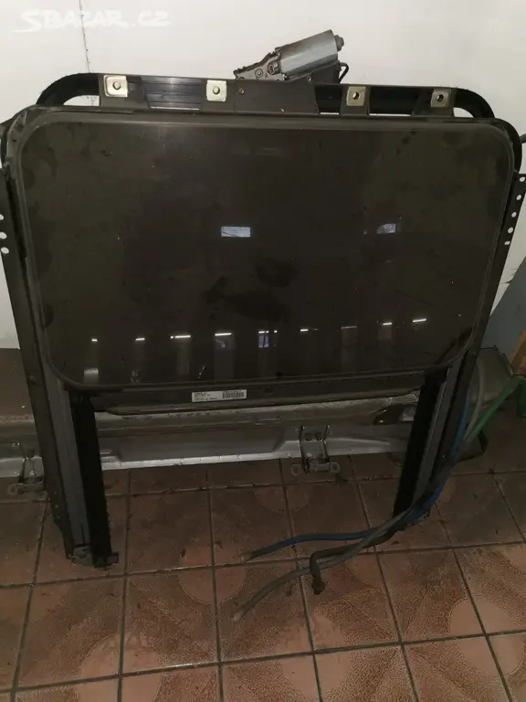 porsche cayenne/ vw touareg střešní okno s motorem - Kojetice - Bazar ...