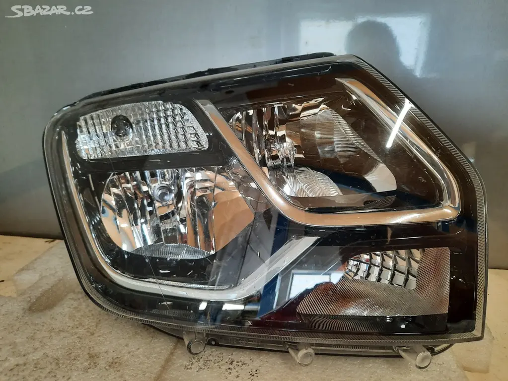 PŘEDNÍ SVĚTLOMET DACIA DUSTER 1 LIFT 260100156R - Kolín - Bazar - Sbazar.cz