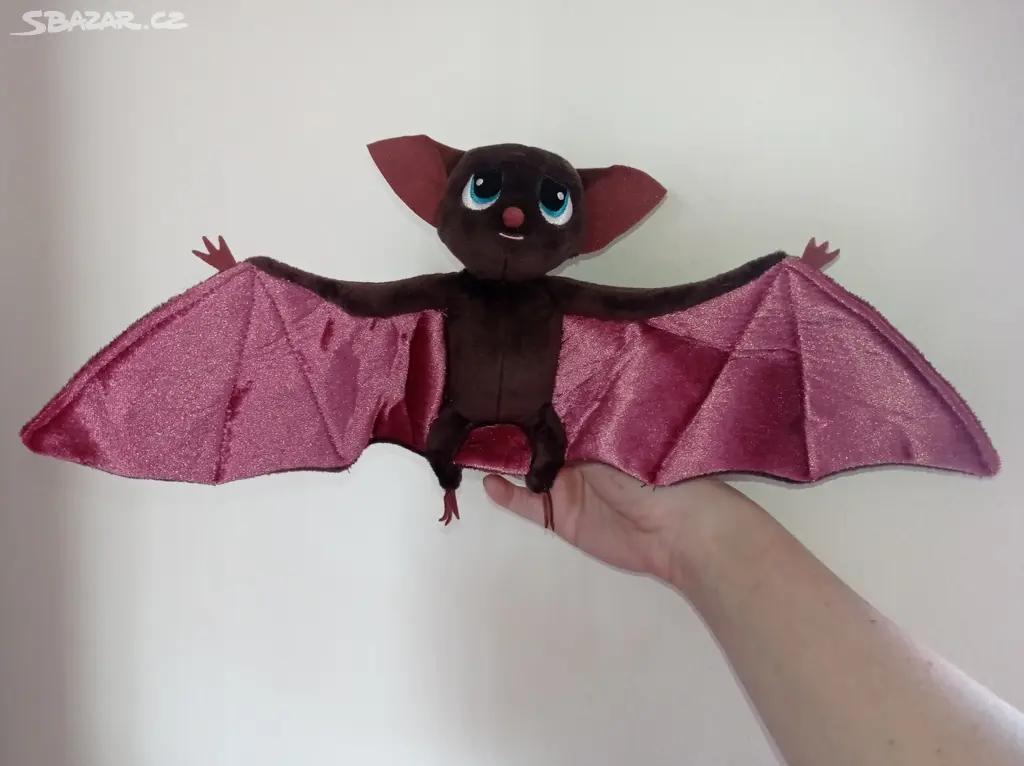 Velký netopýr Mavis z filmu Hotel Transylvánie - Rožďalovice - Bazar - Sbazar.cz