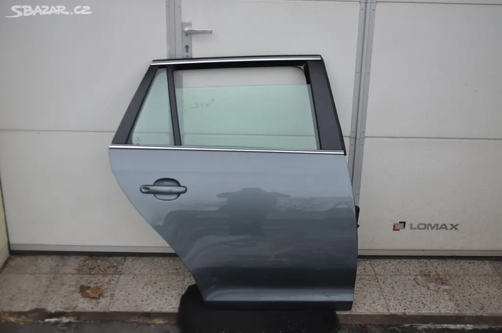 Volkswagen Golf 5 kombi - pravé zadní dveře LD7X - Praha, Zbraslav ...