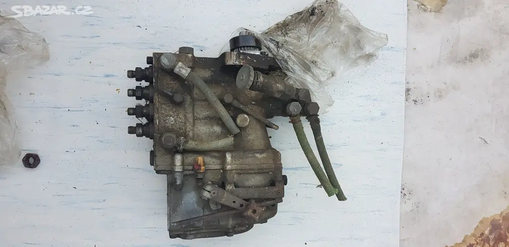 Vstřikovací čerpadlo na čtyřválcový traktor Slavia - Velké Pavlovice ...