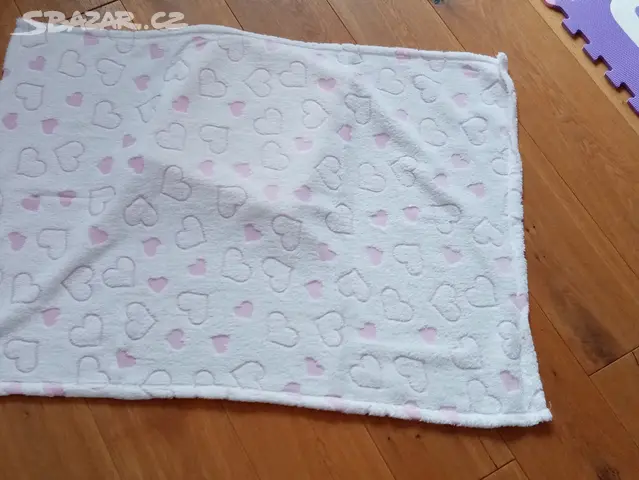 2 deky pro miminko srdíčka - Jičíněves - Bazar - Sbazar.cz
