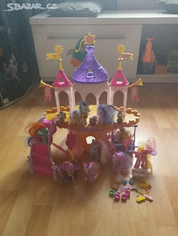 My little pony, Hasbro, zámek, koníci, poníci - Moravská Třebová ...