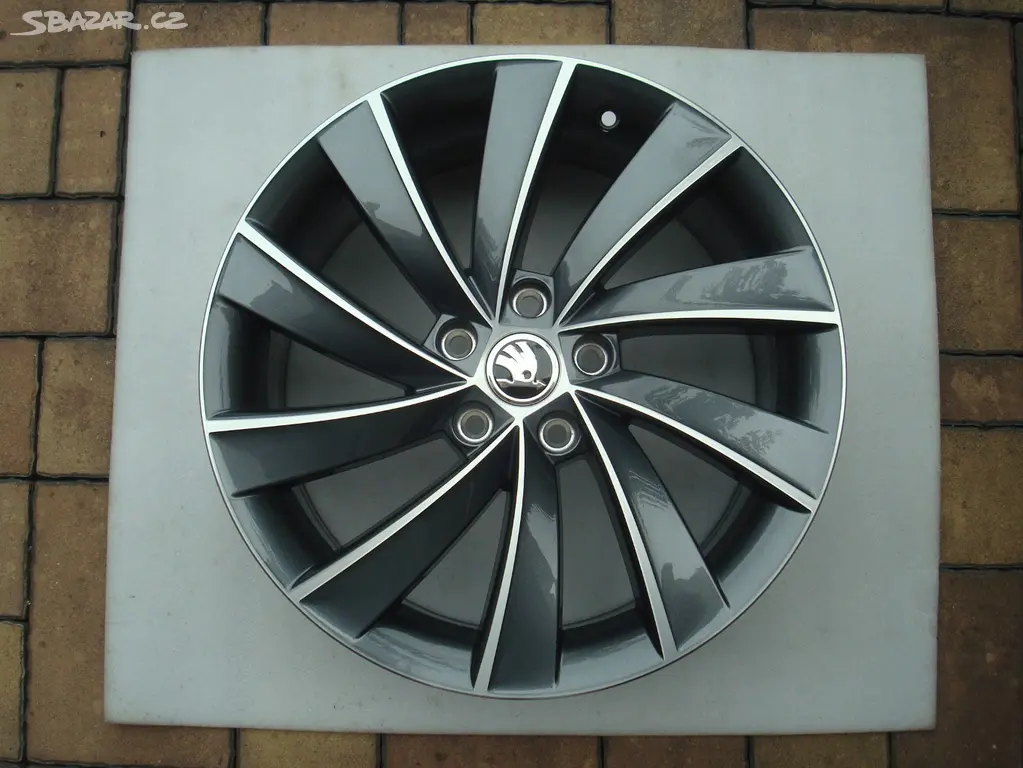 Alu kolo TURBINE 18" ŠKODA OCTAVIA III Originál !! - Dobruška, Chábory ...