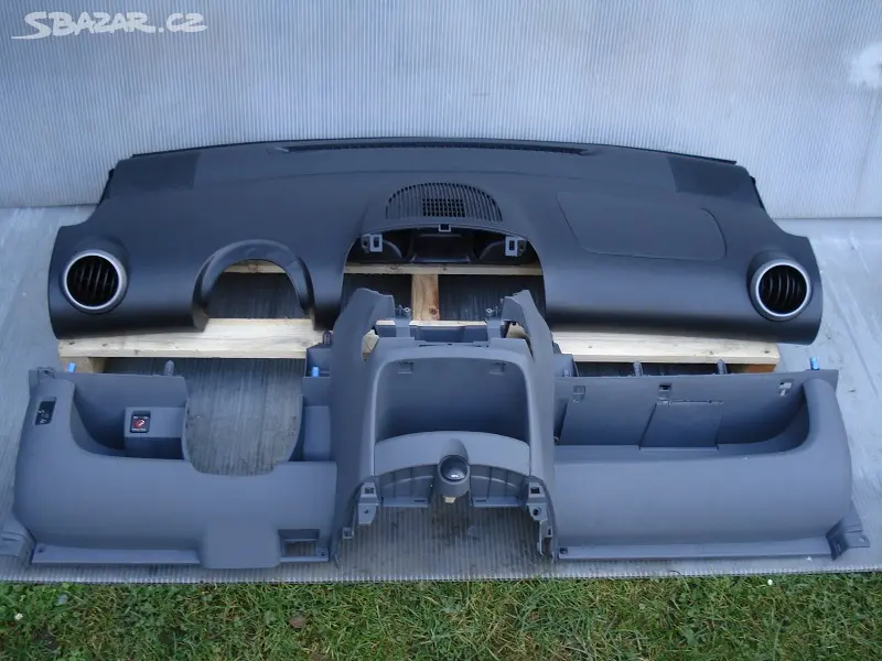 Peugeot 107,Citroen C1 - palubní deska - Mělník - Bazar - Sbazar.cz