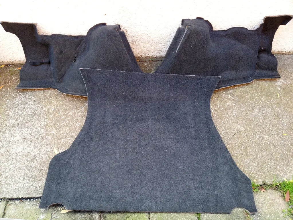 Ford Mondeo mk1 čalounění kufru koberce - Zlín - Bazar - Sbazar.cz