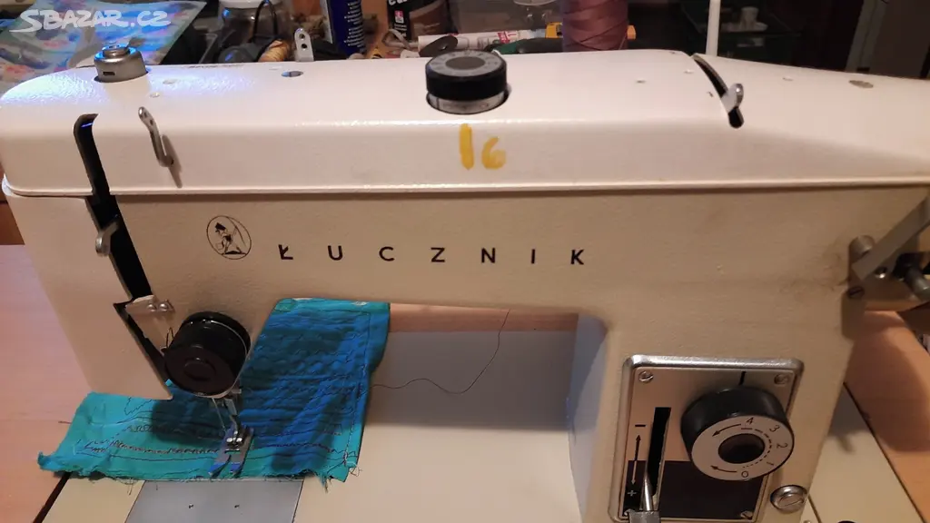 6/Seřízený elektrický šicí stroj Lucznik - Brno-město - Bazar - Sbazar.cz