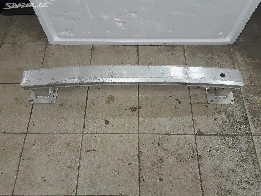 Výztuha nárazníku Peugeot 3008 II - Toužim - Bazar - Sbazar.cz