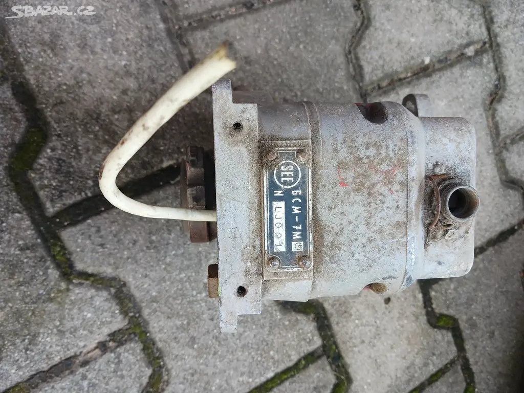 Staré dynamo, generátor? - Hořice - Bazar - Sbazar.cz