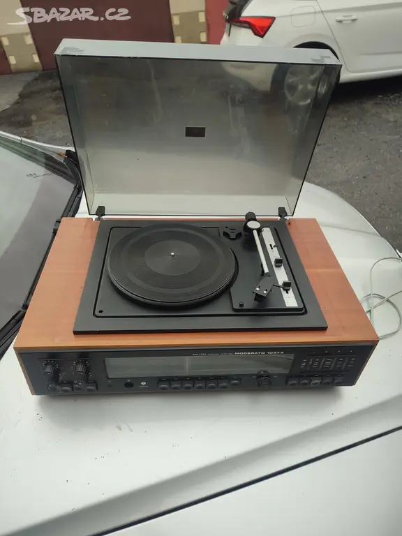 Prodám gramofon Tesla Moderato 1037A - Třebíč - Bazar - Sbazar.cz