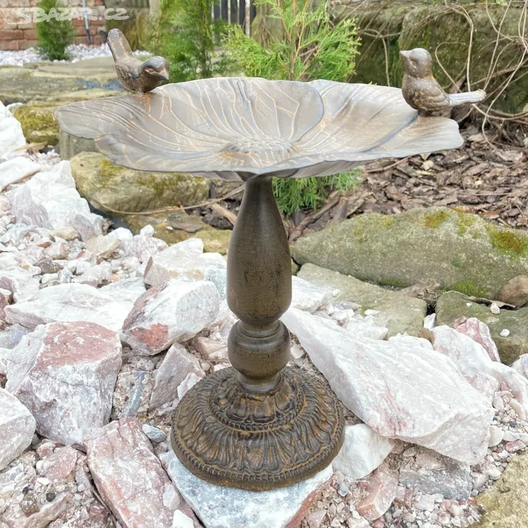 ZAHRADNÍ PÍTKO PTO PTÁČKY - KRMÍTKO NA NOZE v.29cm - Česká Kamenice ...