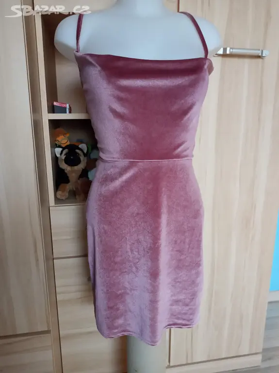 starorůžové sametové šaty, zn.Missguided - Vítkov - Bazar - Sbazar.cz