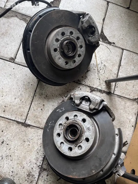 Škoda Octavia 2 levá těhlice 1,9tdi 1,6mpi kompl. - Ostrava-město ...