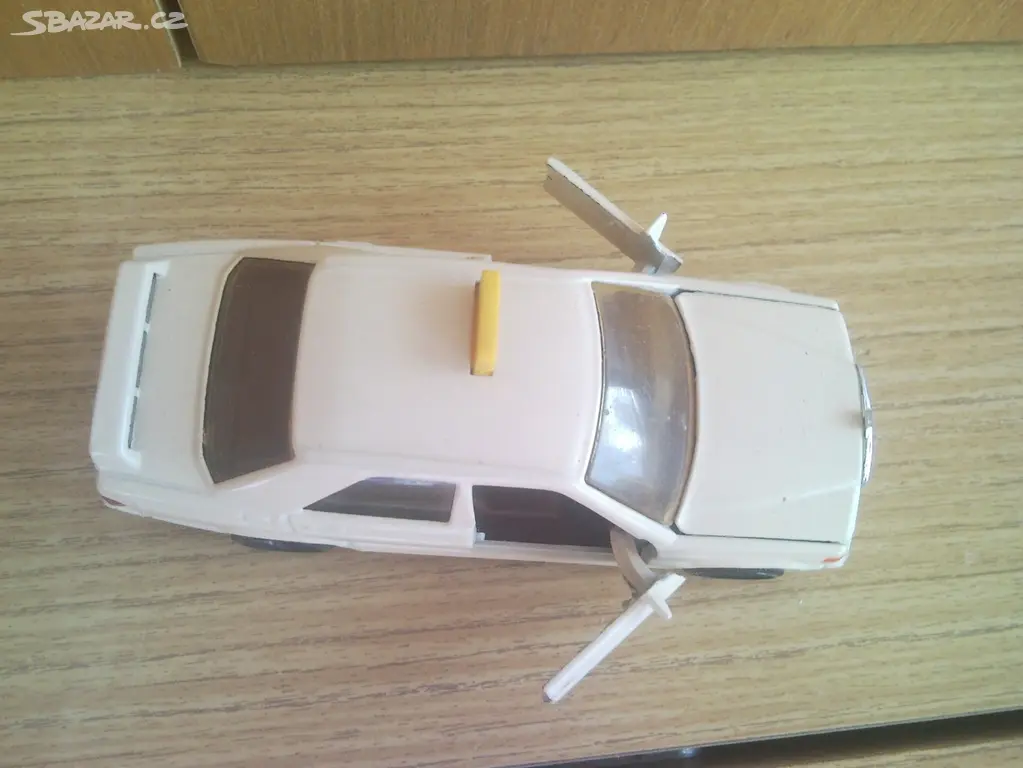 Retro model autíčka MERCEDES 190 E Matchbox TAXI - Brno - Bazar - Sbazar.cz
