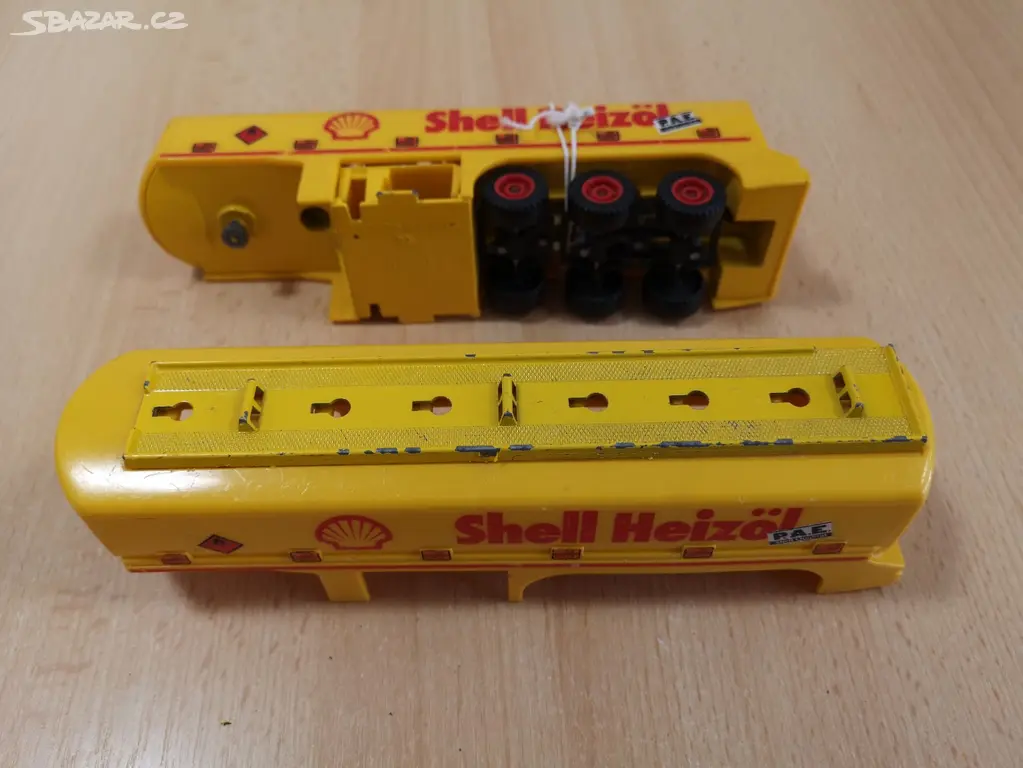 SIKU 3511 TANKZUG SHELL HEIZOL CISTERNA NDIL - Tlumačov - Bazar - Sbazar.cz