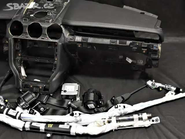 Ford Mustang MACH-E Bezpečnostní pás Airbag - Vělopolí - Bazar - Sbazar.cz