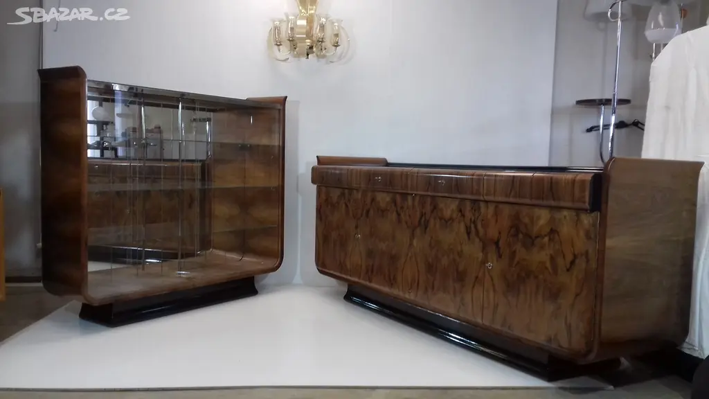 Vitrina a pribornik Halabala. tzn. Tulipan - Přerov - Bazar - Sbazar.cz