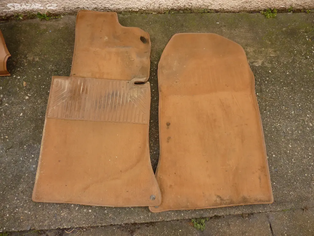 Mercedes w124 Dattel Palomino koberce - Zlín - Bazar - Sbazar.cz