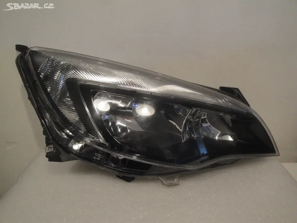 Opel astra J facelift pravý světlo 13371596 - Praha - Bazar - Sbazar.cz
