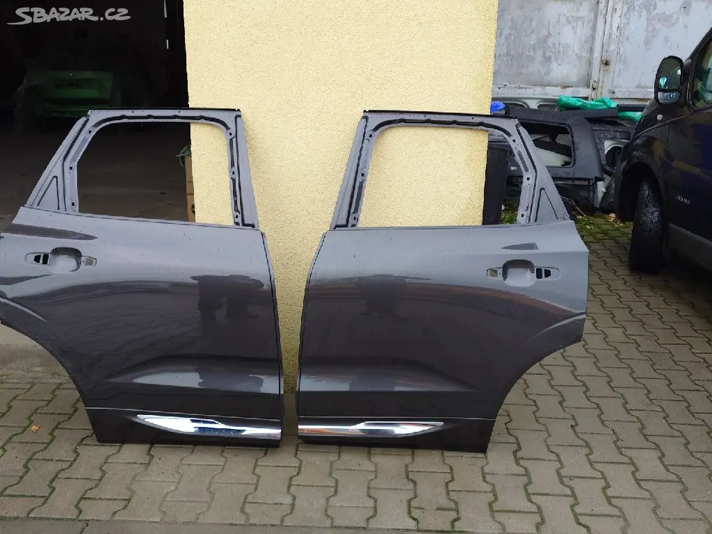 VOLVO XC60 dveře pravé, levé - Liberec - Bazar - Sbazar.cz