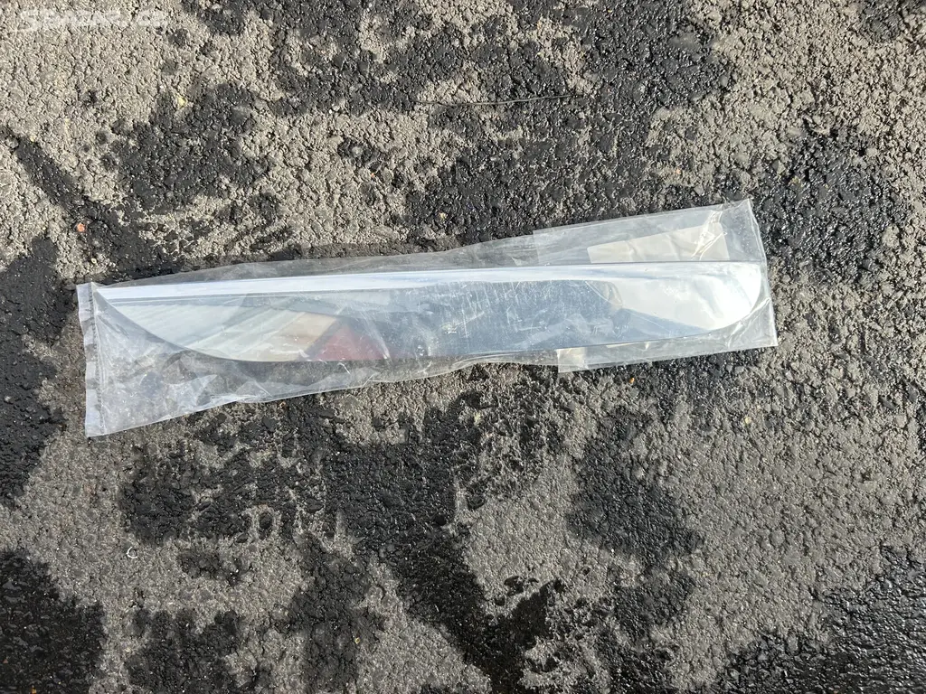 BMW 7 F01 M Paket lišta předního nárazníku pravá - Praha - Bazar ...