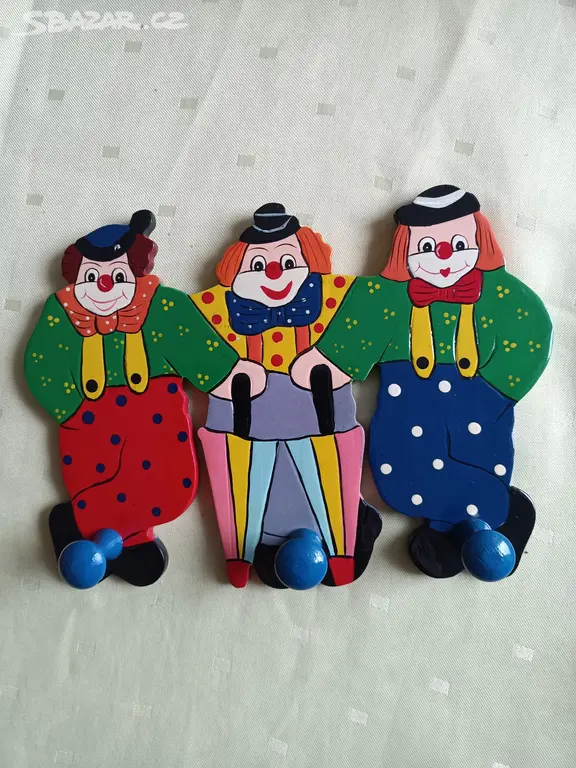 Dětský malovaný věšák - klauni - Praha, Horní Počernice - Bazar - Sbazar.cz