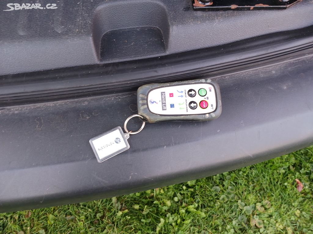 Vestavba pro invalidu MPV např. Volkswagen Caddy - Hořice, Jičín ...