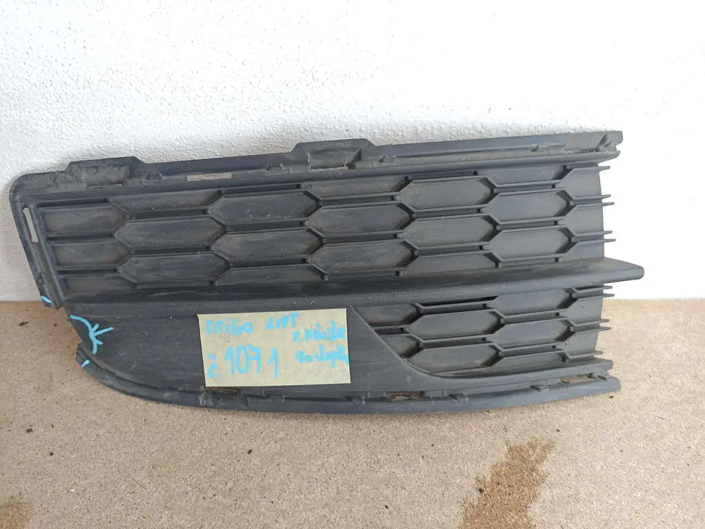 Pravá mřížka nárazníku záslepka Škoda Citigo lift - Těšetice - Bazar - Sbazar.cz