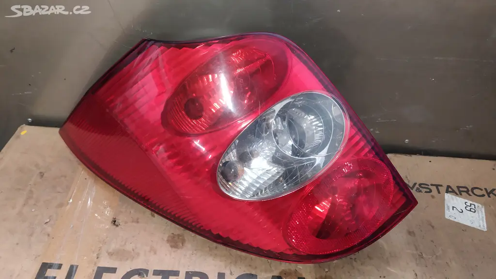 RENAULT LAGUNA 2 ZADNÍ SVĚTLO LEVÉ - Kolín, Kolín II - Bazar - Sbazar.cz