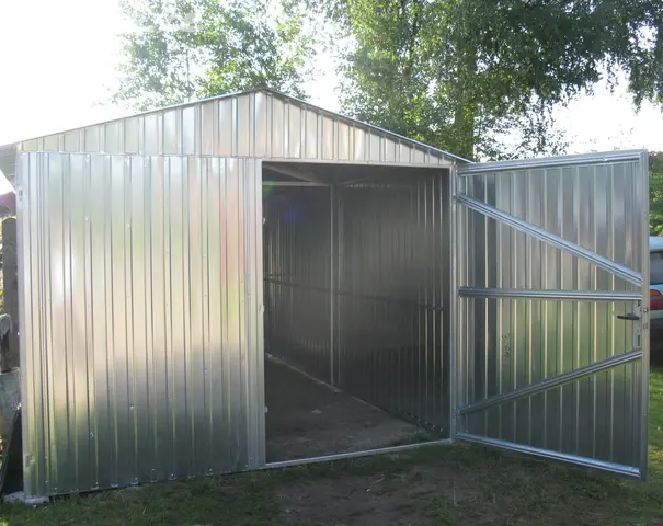 Plechová garáž 3x5m,sedlová střecha,pozink plech - Hradec Králové ...