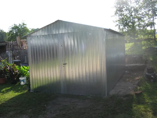 Plechová garáž 3x5m,sedlová střecha,pozink plech - Hradec Králové ...