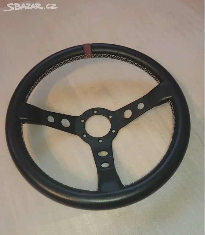 Originál volant MOMO - MOD 7 Custom Trim - kůže - Praha - Bazar - Sbazar.cz
